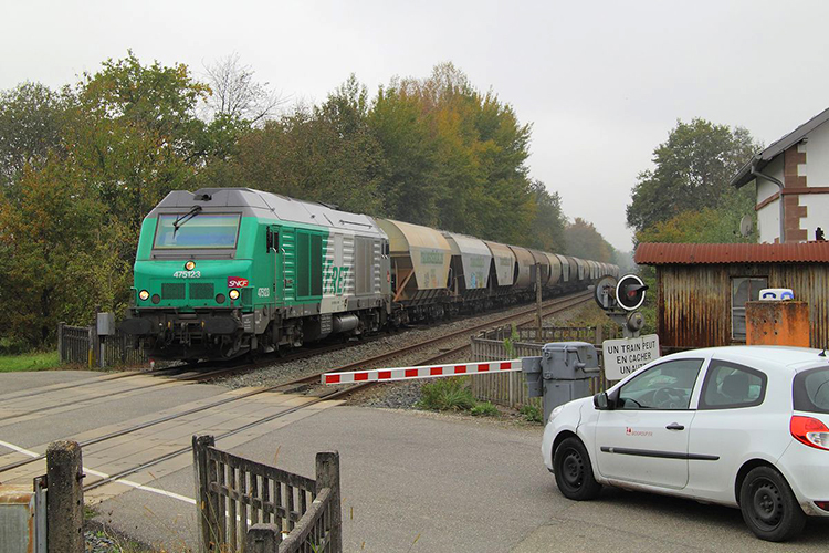 MainlineDiesels.net - Beacon Rail Leasing EURO 4000